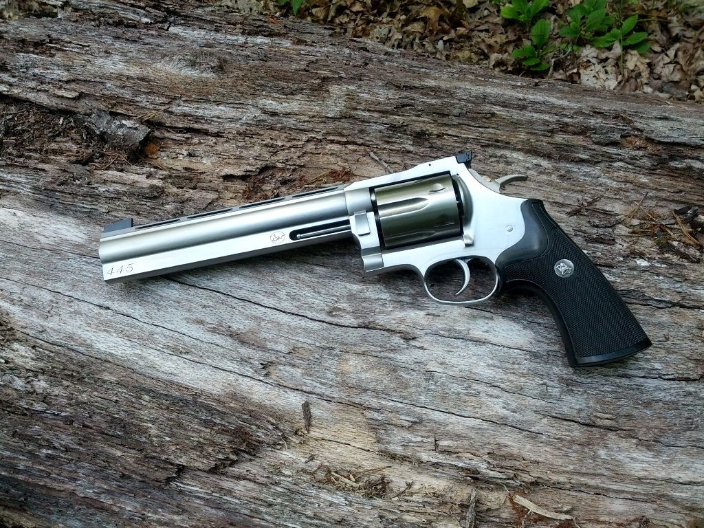 Dan Wesson .445 SuperMag | Single-Actions